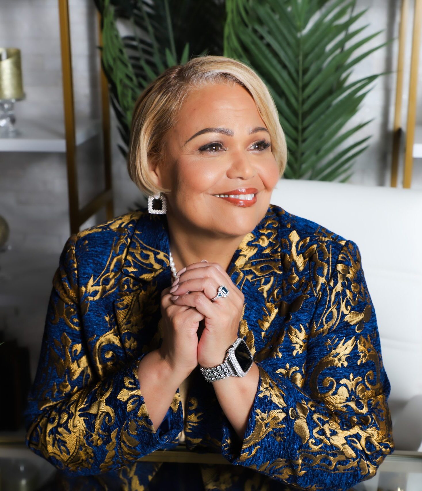 VICKI HAMILTON - Nowmedia